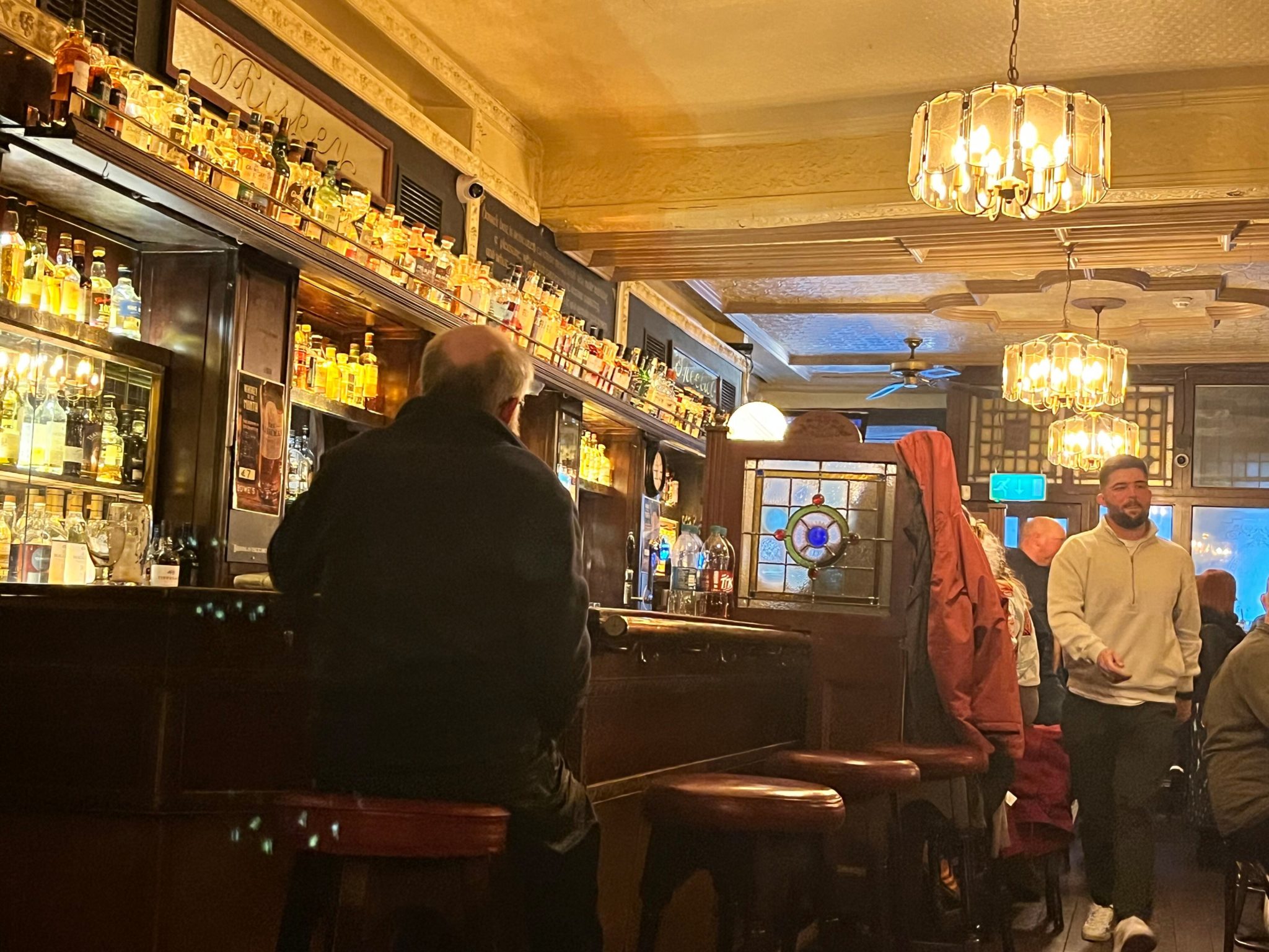 Weirdo Guide to Dublin Pubs: Bowes - Weirdo Guide to Dublin Pubs