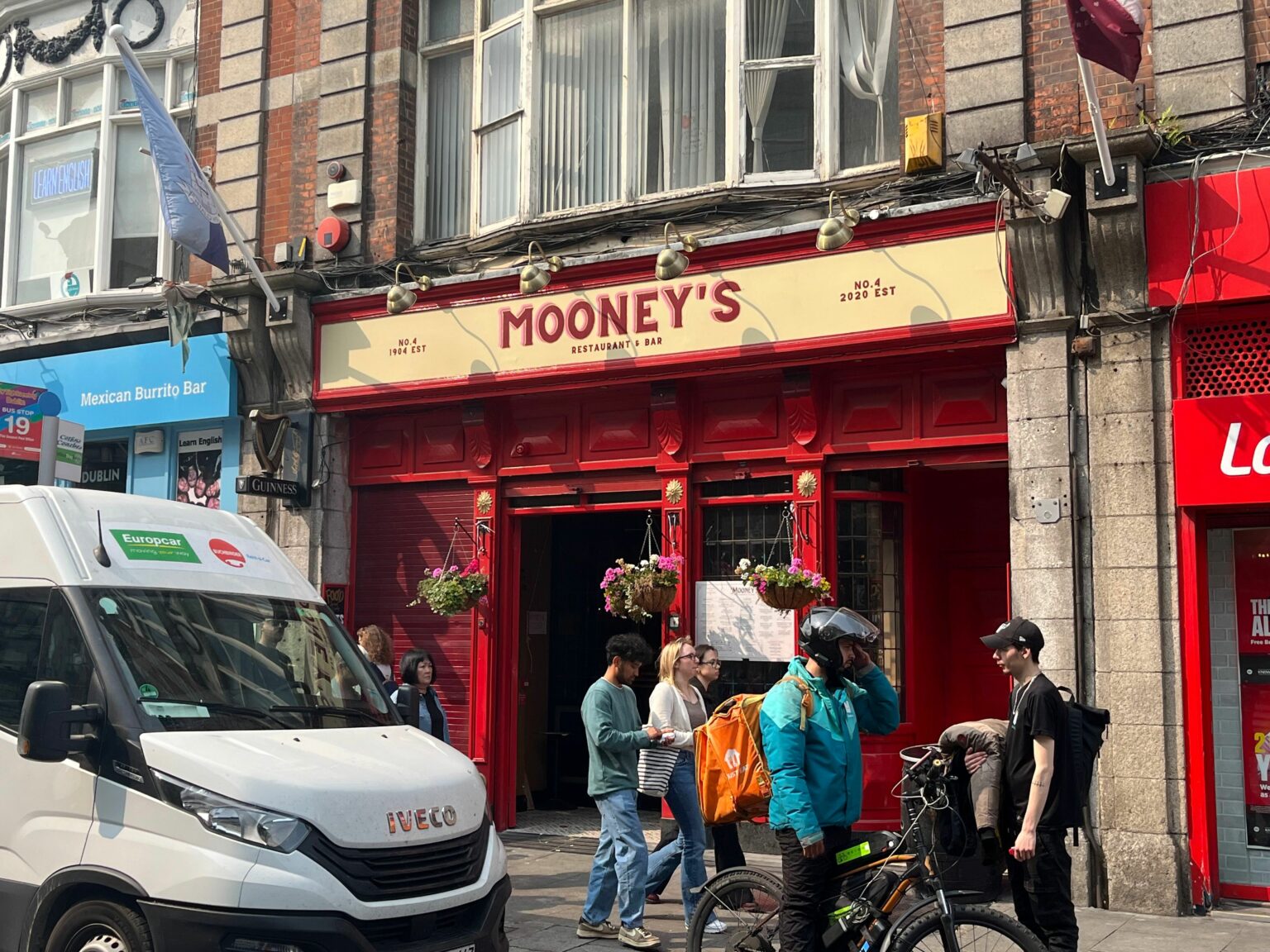 Weirdo Guide to Dublin Pubs: Mooney's of Abbey Street - Weirdo Guide to ...