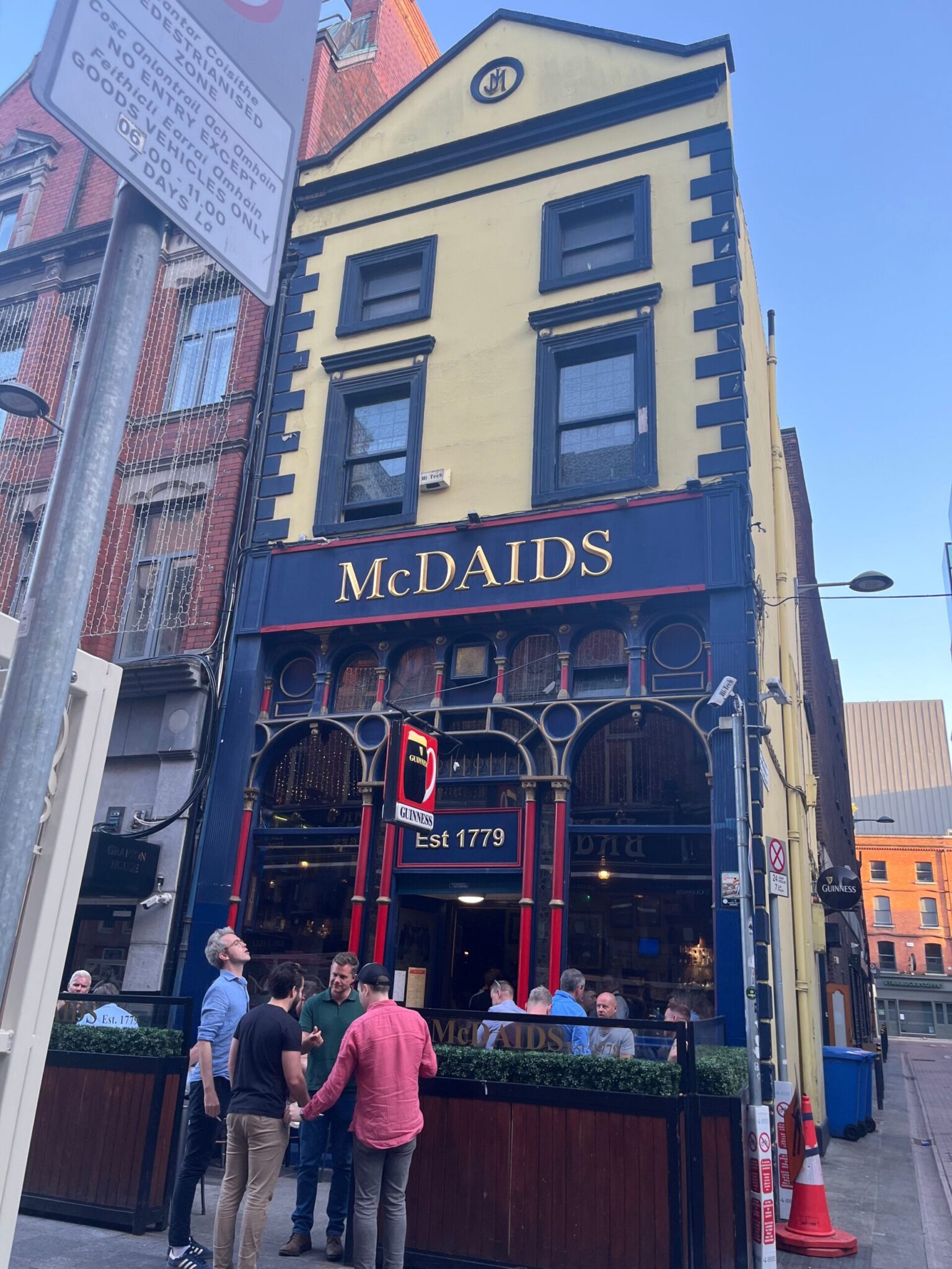 Weirdo Guide to Dublin Pubs: McDaid's - Weirdo Guide to Dublin Pubs